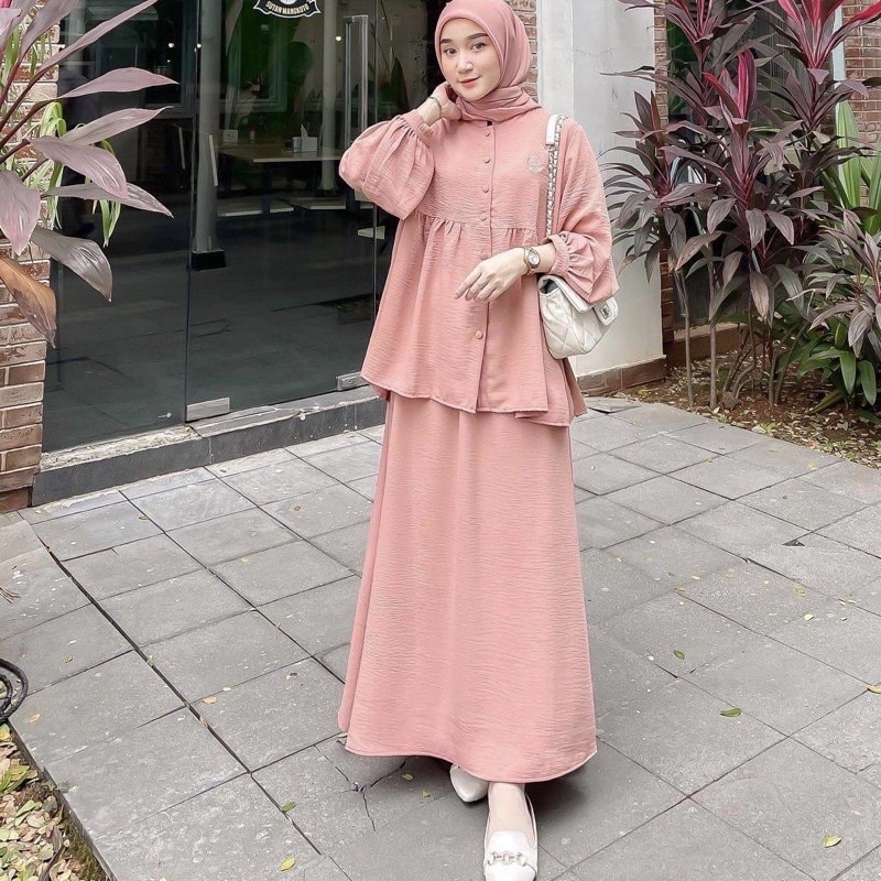 Jual DYN - Carissa Set Part 2 - One Set Atasan + Rok Crinkle | Shopee ...
