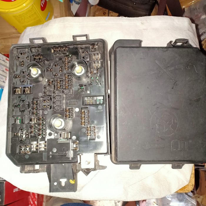 Jual fuse box sekring box Chevrolet spin 9513-1766 | Shopee Indonesia