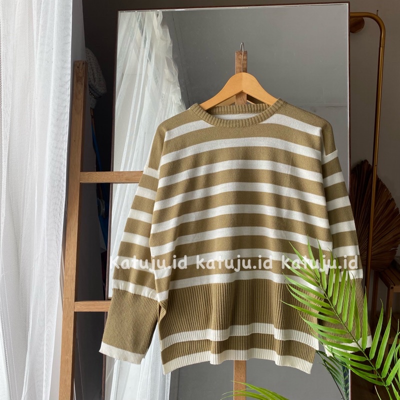 Jual SWEATER RAJUT OVERSIZE ANYA MOTIF GARIS | Shopee Indonesia