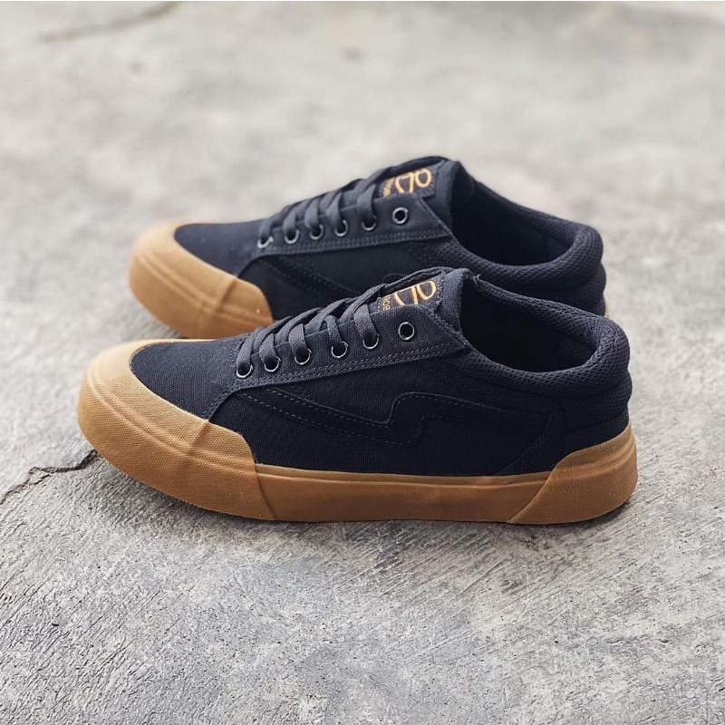 Jual PATROBAS CLOUD LOW BLACK GUM | Shopee Indonesia