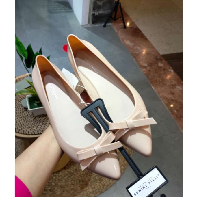 Jual JASPER SHOES THE LITTLE THINGS SHE NEEDS (ORIGINAL) | Shopee Indonesia