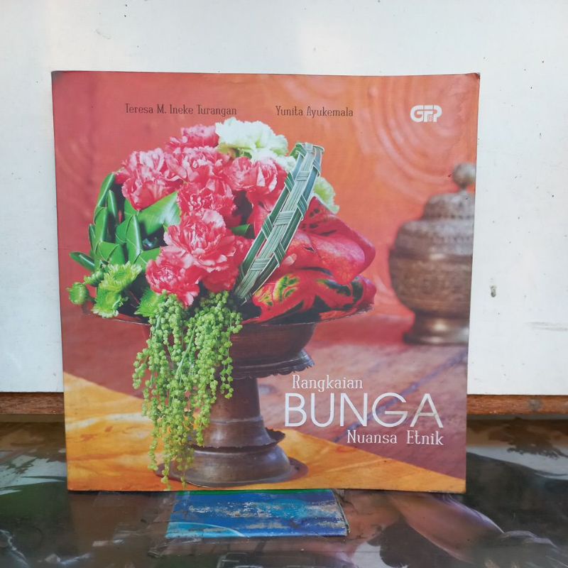 Jual Buku Keterampilan - Rangkaian Bunga Nuansa Etnik | Shopee Indonesia