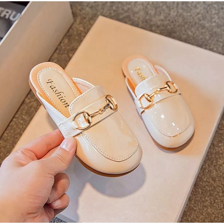 Jual Bellvanis Sandal bapau anak perempuan kekinian / Sandal selop ...