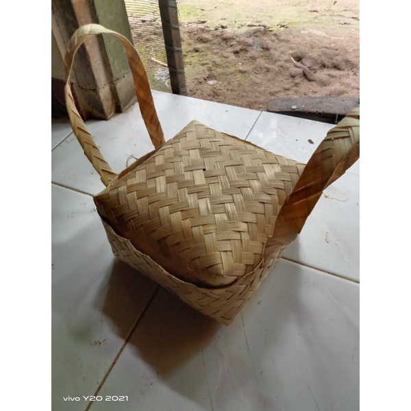 Jual sepasang anyaman bambu besek jinjing warna natural ukuran 18x18 ...