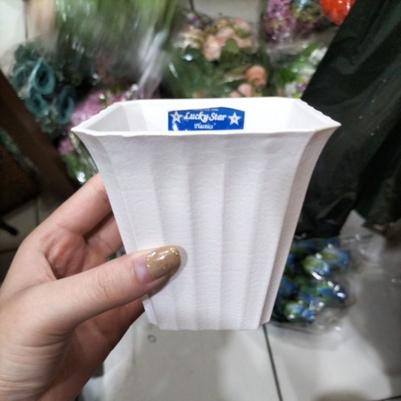 Jual Pot Bunga Plastik Violeta Segi 57B80 / Pot Plastik / Vas Bunga ...