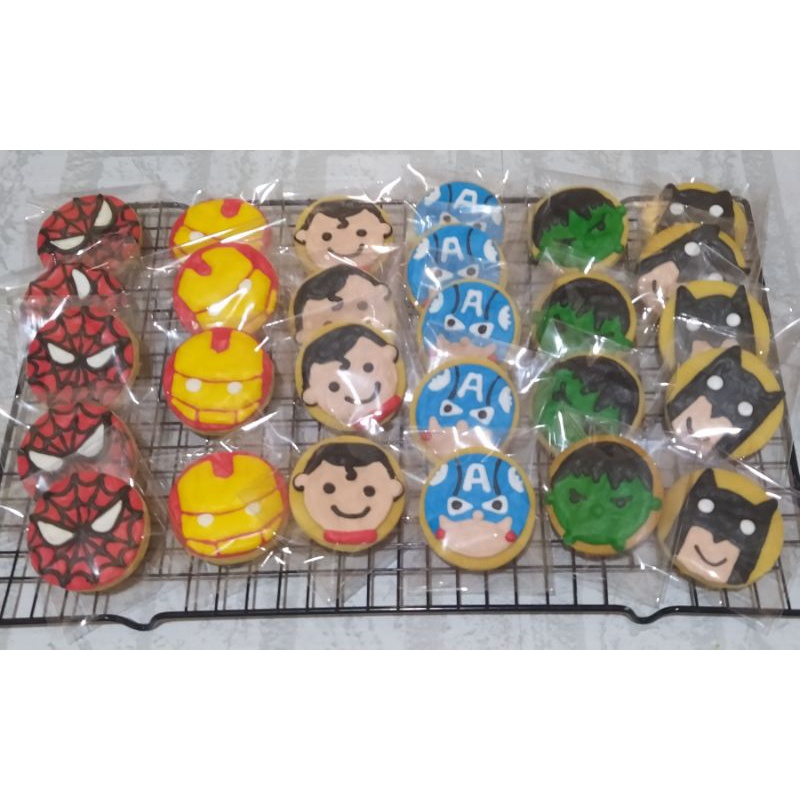 Jual deon cookies karakter super hero 6cm spiderman ironman superman ...