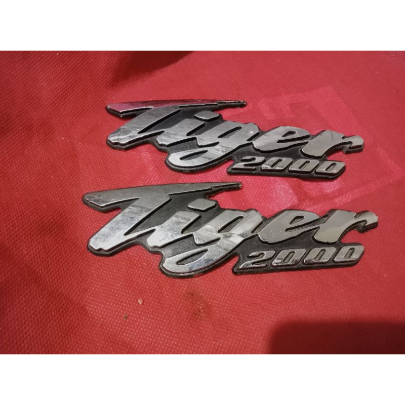Jual emblem logo tangki tiger 2000 original sak set kanan kiri | Shopee ...