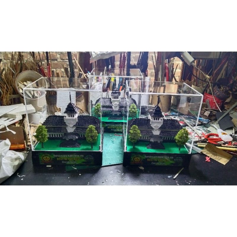 Jual Miniatur Gedung Sate Bandung + kotak akrilik | Shopee Indonesia