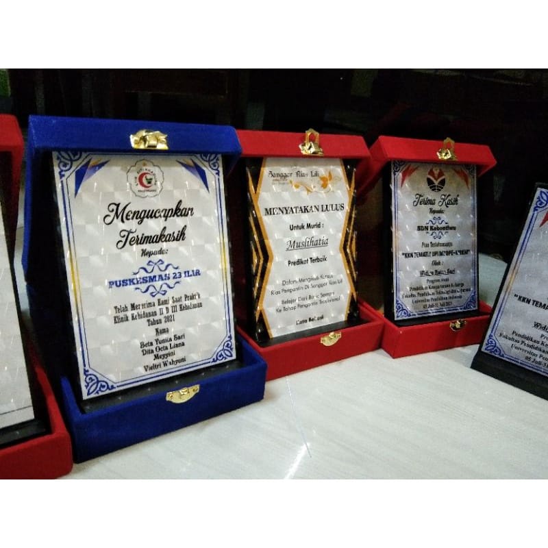 Jual Plakat Kayu Plakat Kayu Kenangan Pelakat Cinderamata + Bok ...