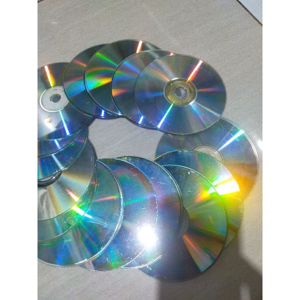 Jual kaset CD DVD VCD bekas 1kg isi 60 keping untuk kerajinan tangan ...