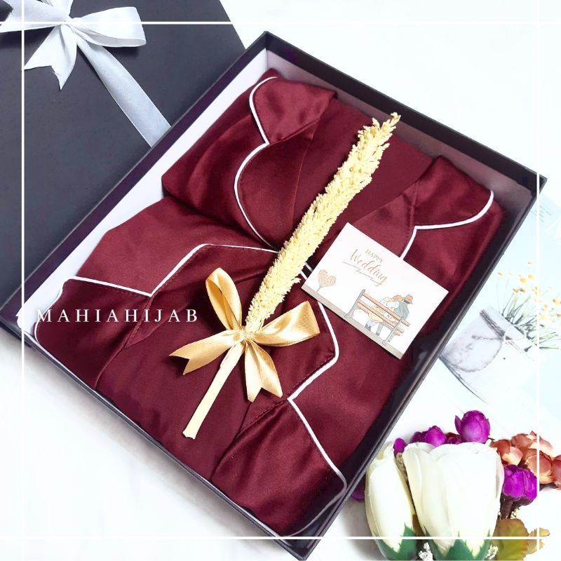 Jual Hampers Wedding Piyama Satin Couple Hardbox Exclusive / Kado ...
