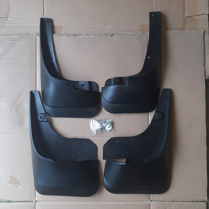 Jual MUDGUARD ATAU KARPET LUMPUR ATAU KARPET BAN INNOVA LAMA | Shopee ...