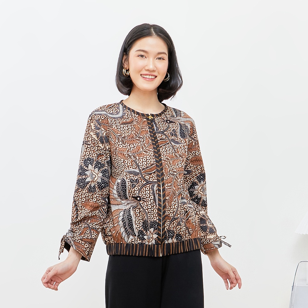Jual NONA RARA - Areta Sogan T1993, Baju Batik Kasual Modern | Shopee ...