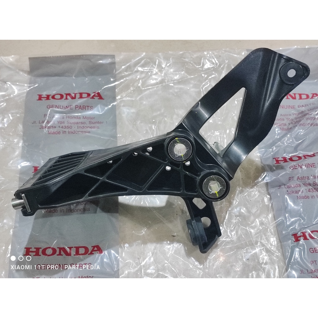 Jual Stay comp fr cover breket dudukan panel tameng depan honda scoopy ...