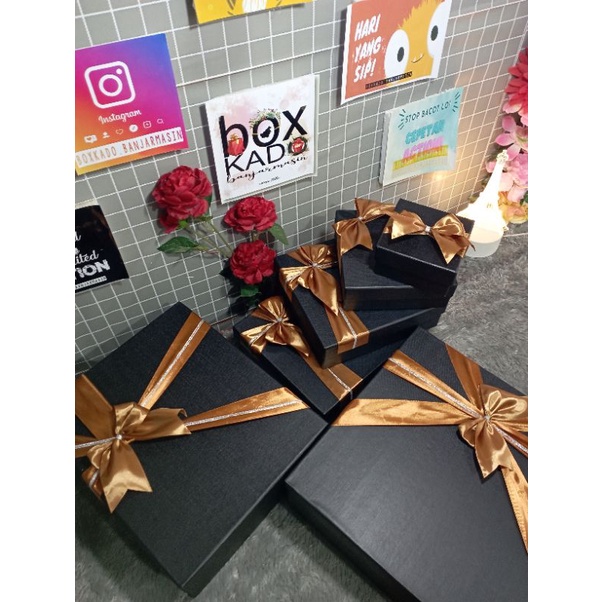 Jual BOX KADO HITAM PITA GOLD by Box Kado Banjarmasin | Shopee Indonesia