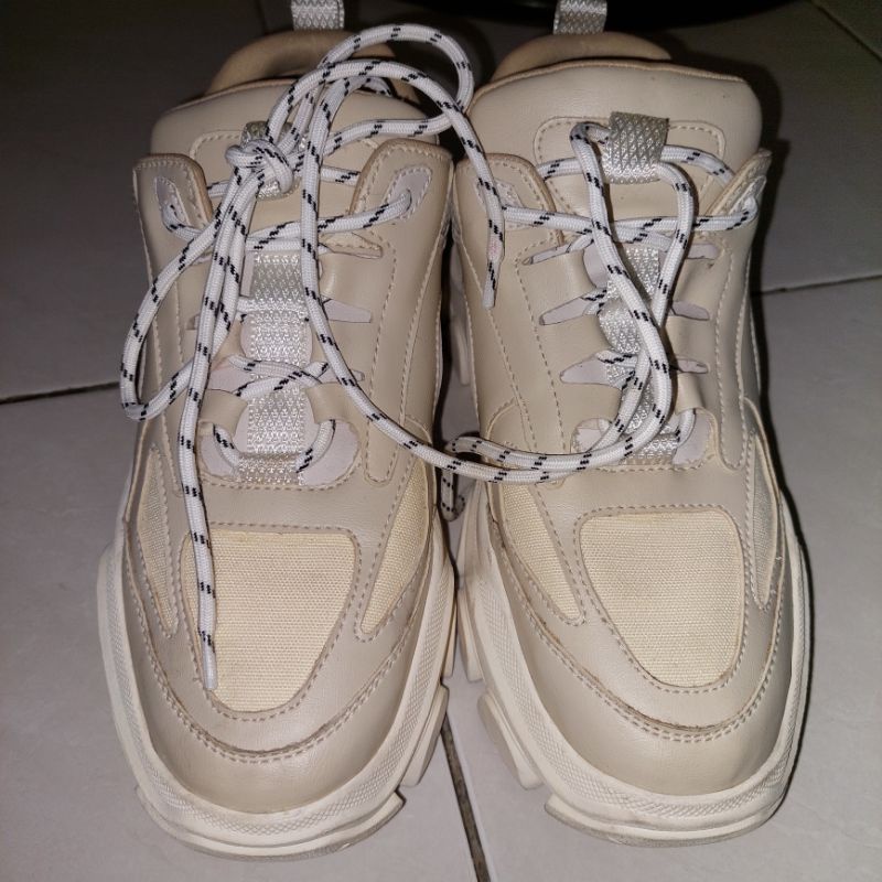 Jual [Available] Preloved Chloe Kronikel Shoes Creme Ukuran 41 Sepatu ...
