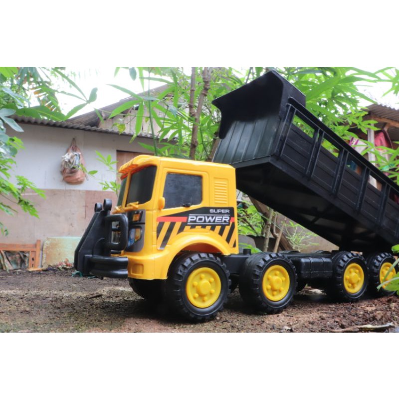Jual Mainan mobil truk gandeng lengkap dengan Aksesoris mainan semen ...