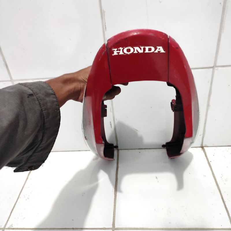 Jual sambungan set cover body merah belakang samping Honda Megapro lama ...