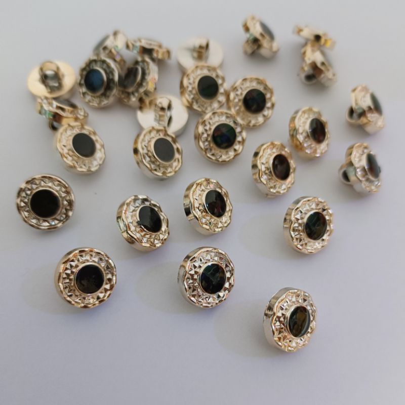 Jual Kancing mutiara hitam emas model tengah hitam ukuran 1.3cm 110 pcs ...