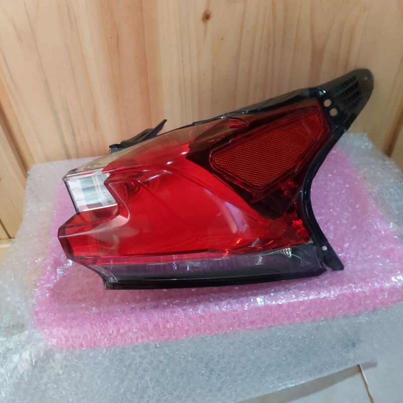 Jual Lampu belakang Tail light Lexus NX200 NX300 kanan Original ...