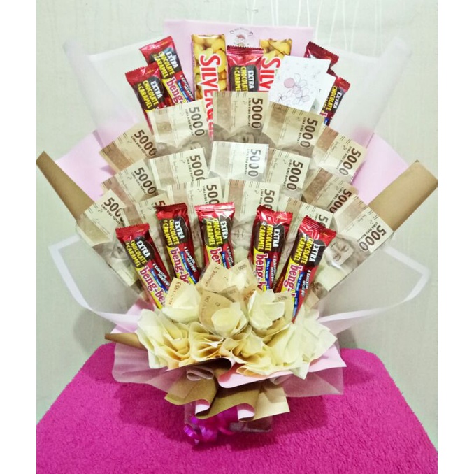 Jual BUKET UANG dan COKLAT (Silverqueen + Bembeng) | Shopee Indonesia