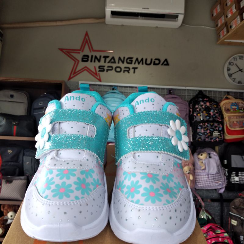 Jual SEPATU ANDO MAGICAL FLOWER VELCRO PUTIH/BIRU TOSCA ORIGINAL ...