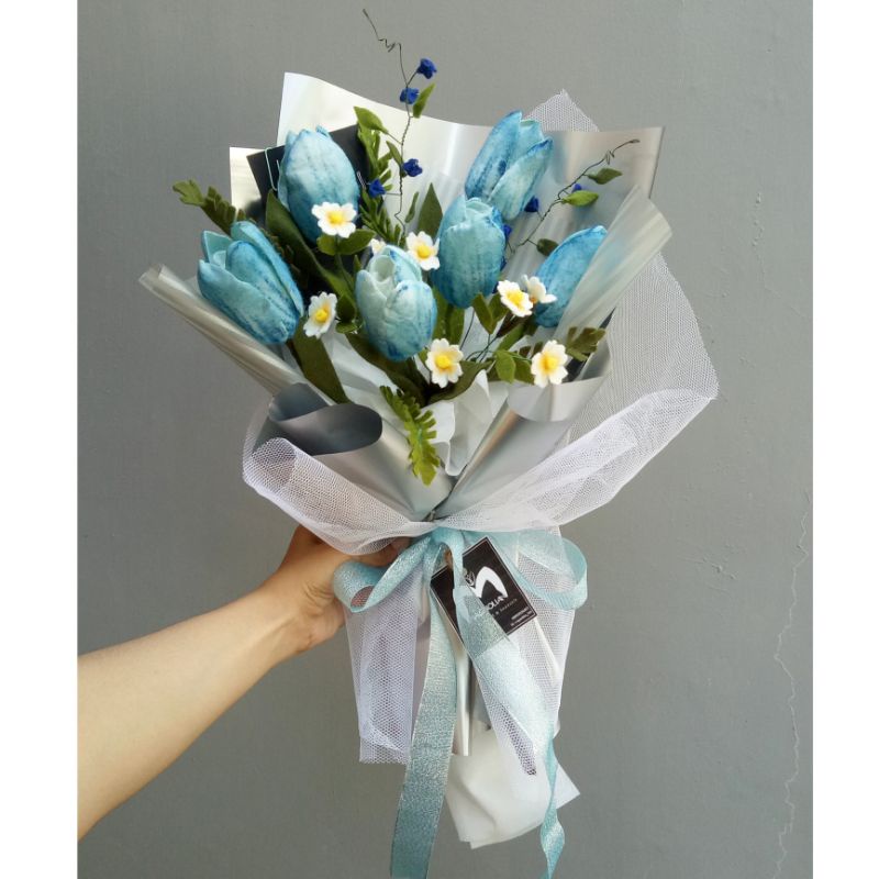 Jual Sivya - Buket bunga tulip - Bouquet flanel - Kado wisuda - Bunga ...