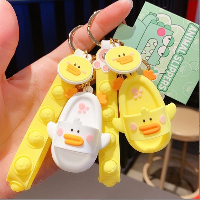 Jual Gantungan Kunci Sandal Bebek Lucu Kuning Putih Duck Kartun ...