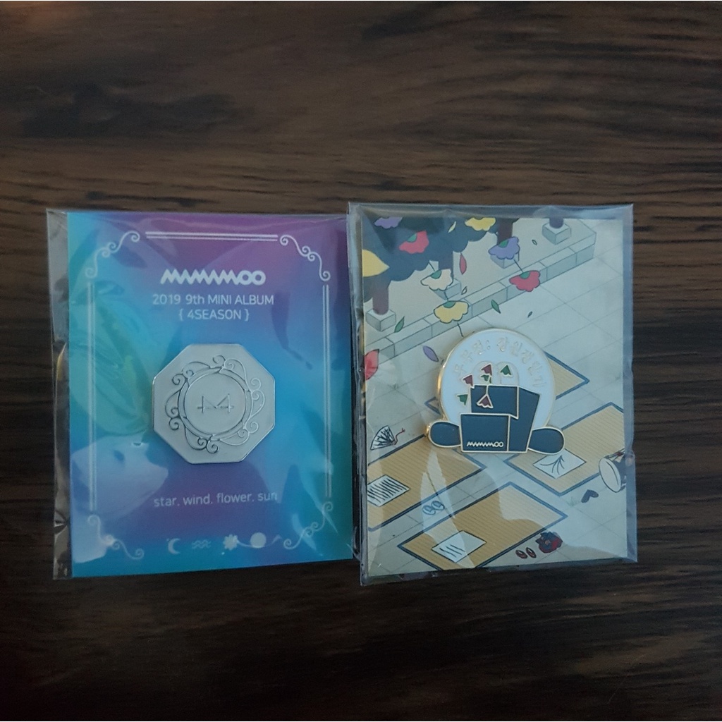 Jual MAMAMOO BADGE (white wind badge & fanmeeting badge) | Shopee Indonesia