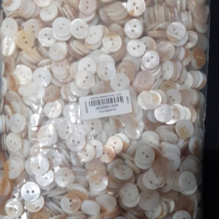 Jual Kancing Kerang Putih/Kancing Baju/Kancing LB 2/isi 2000 pcs ...
