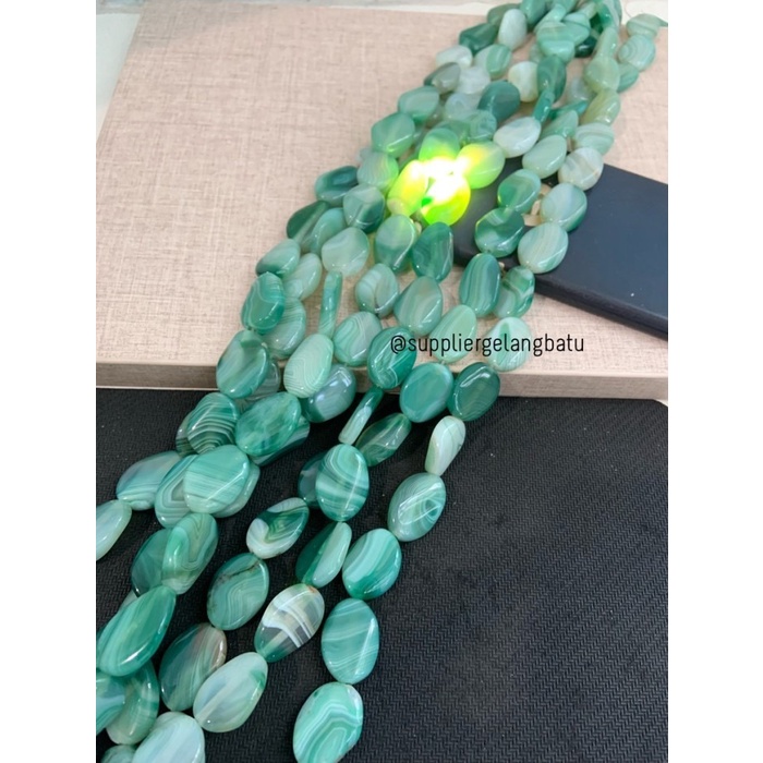 Jual batu alam Penden simba oval green carnelian 1 x 2 cm jade hijau ...