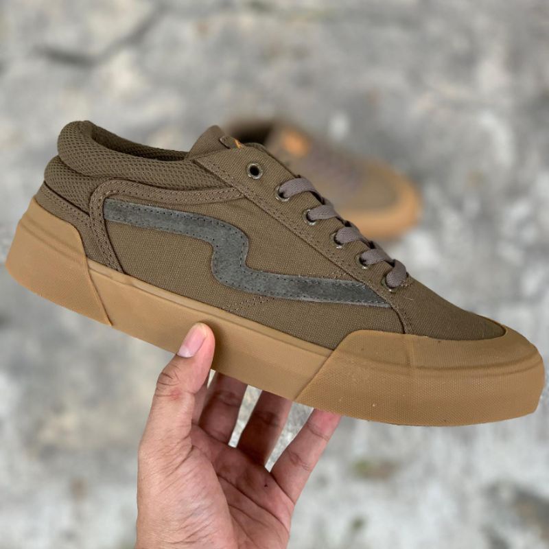 Jual PATROBAS CLOUD LOW OLIVE GUM | Shopee Indonesia