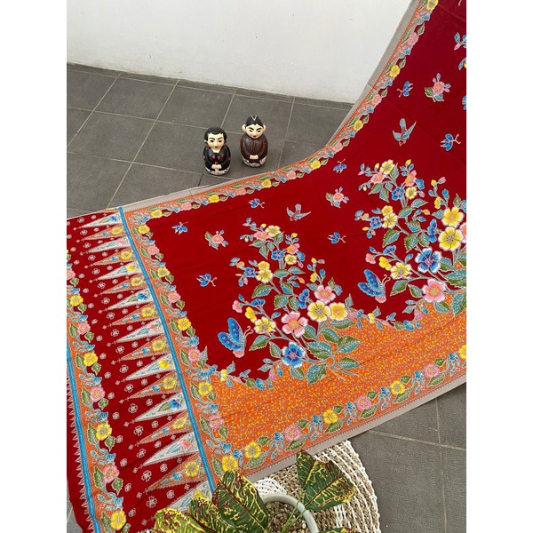 Jual kain batik premium motif bunga warna merah tumpal sarung | Shopee ...