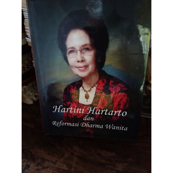 Jual Buku "Hartini Hartarto dan Reformasi Dharma Wanita" | Shopee Indonesia