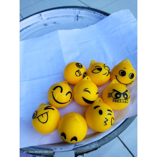 Jual MAINAN LATO LATO EMOJI/MAINAN VIRAL BOLA TIKTOK SMILE EMOTICON ...