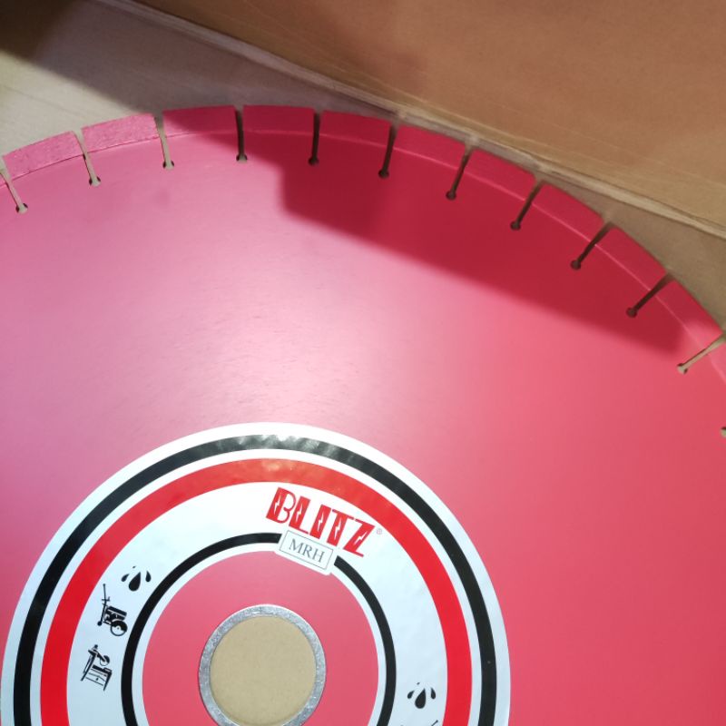 Jual Diamond cutting wheel Blitz 14" ( 350 x 4.0 x 50mm ) | Shopee ...