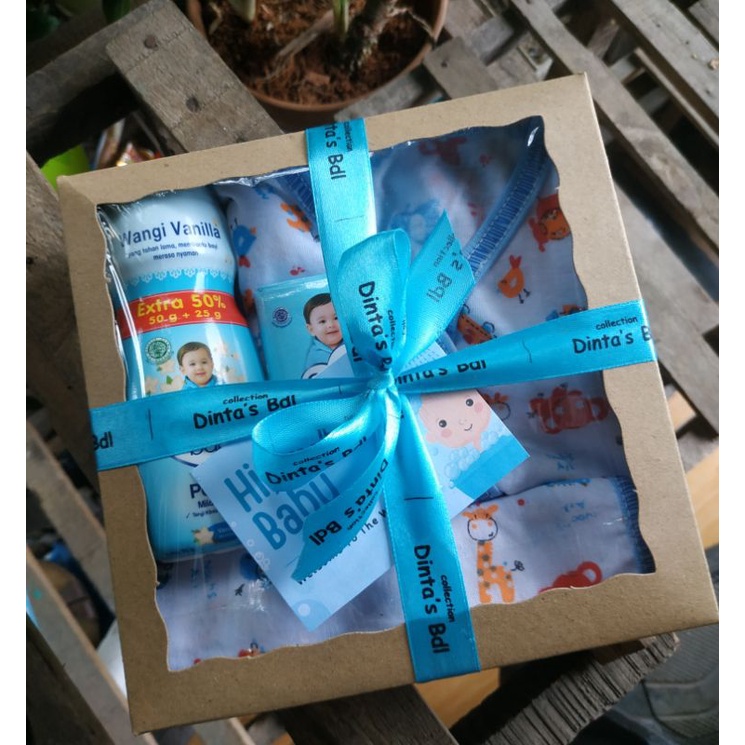 Jual setelan bayi hampers baby new born bedak baby soap kado lahiran ...