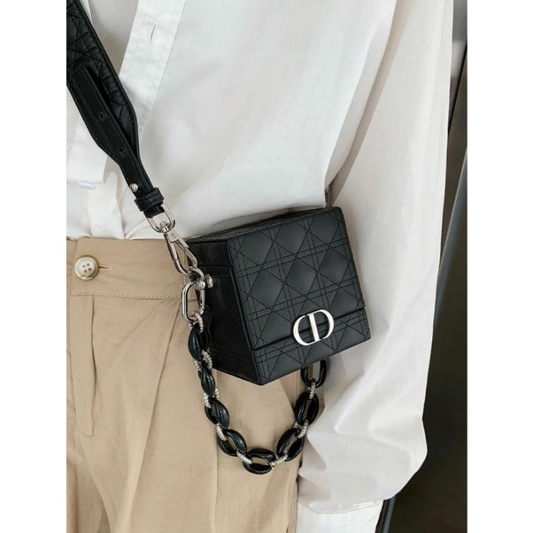 Jual DIOR CASE LIPSTICK WITH STRAP CHAIN LIMITED EDITION | Shopee Indonesia