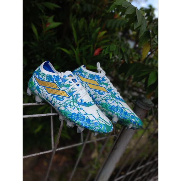 Jual Sepatu Bola Mills Cyclops Kaldera FG - White/Green/Gold | Shopee ...