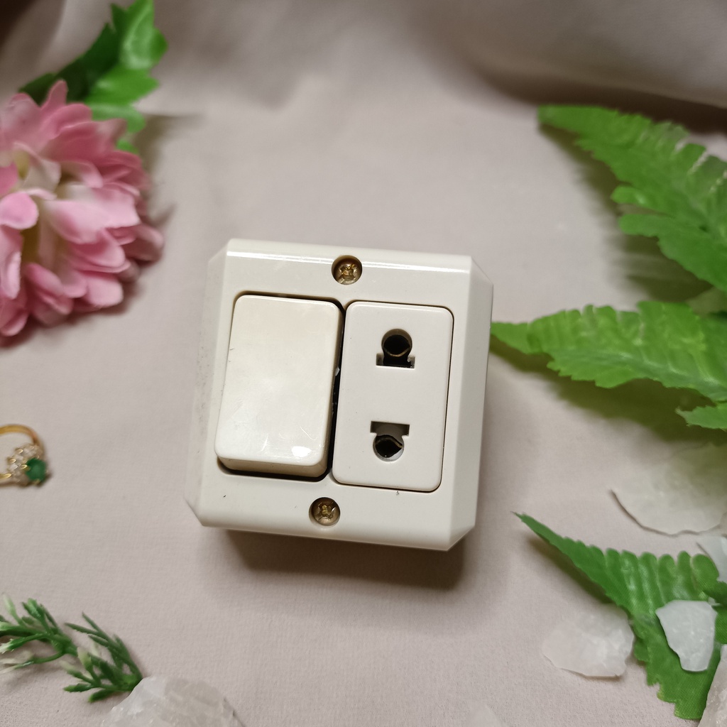 Jual Stop Kontak Saklar Broco Kombinasi Cetekan 1 Colokan 1 | Shopee ...