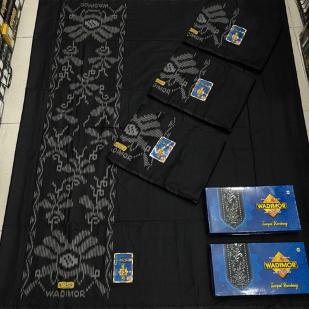 Jual Sarung Hitam Polos Tumpal Kembang Original Wadimor | Shopee Indonesia