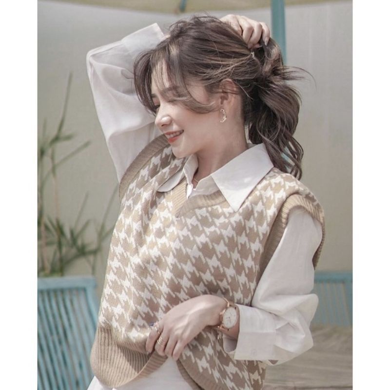 Jual BEST SELLER!!! JENNIE VEST KNIT / ROMPI RAJUT / KOREAN STYLE RAJUT / ATASAN WANITA / ROMPI ...