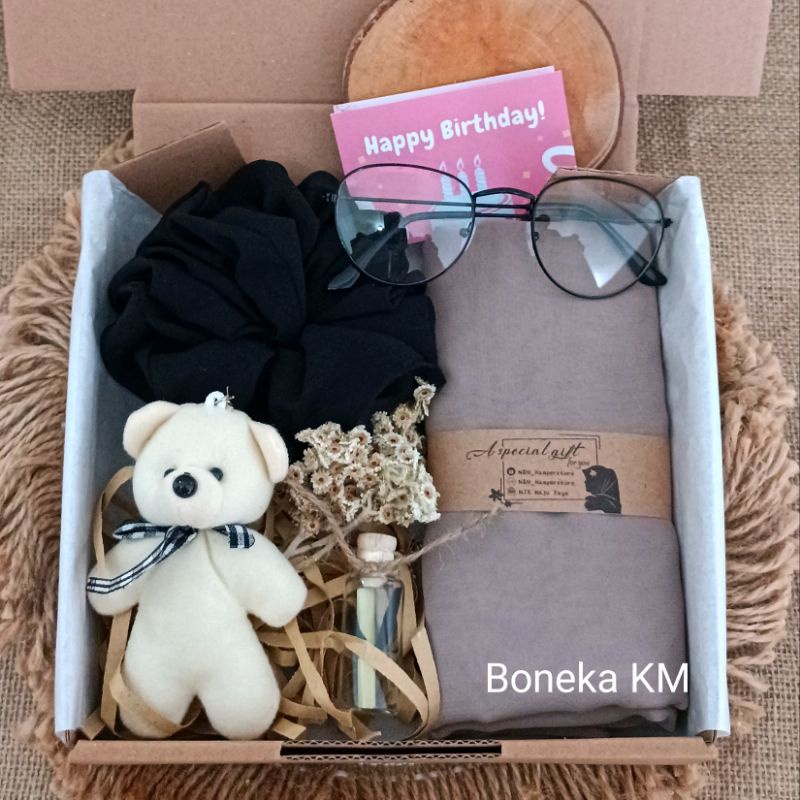 Jual Hampers kado untuk cewek ulang tahun, anniversary, graduation ...