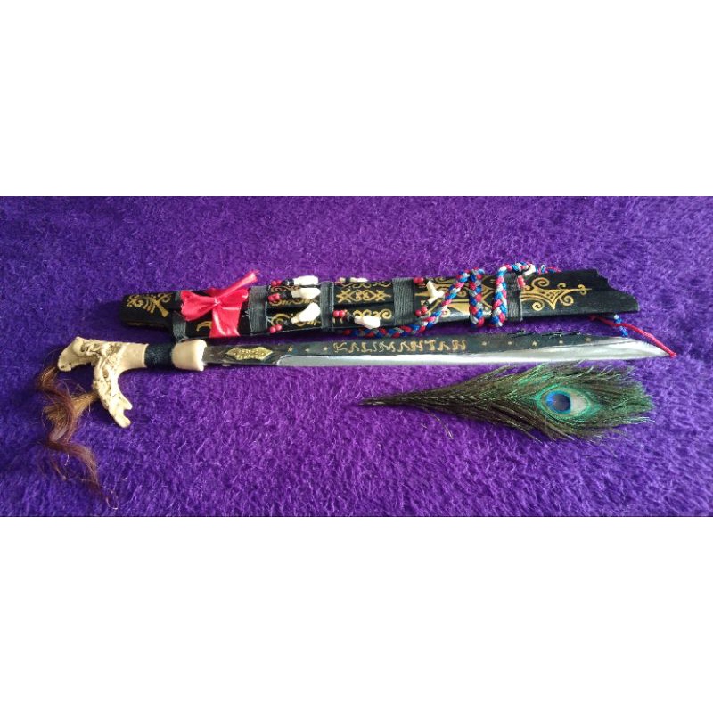 Jual Mandau Klasik Motif Kalimantan Dan Tameng Golok Parang Senjata ...