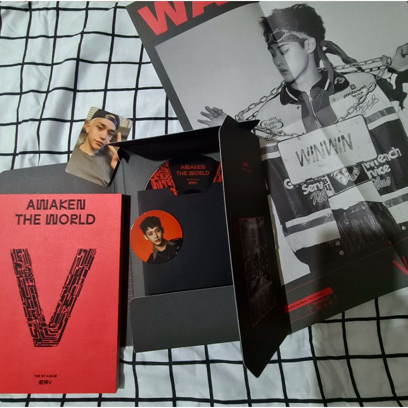 Jual [PRELOVED] Album WayV Awaken The World Lucas photocard and Winwin Poster World Ver. (second ...