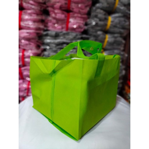 Jual Tas Dus Box uk 22x22 Tas goodiebag Tas hajatan tas kotak nasi tas ...