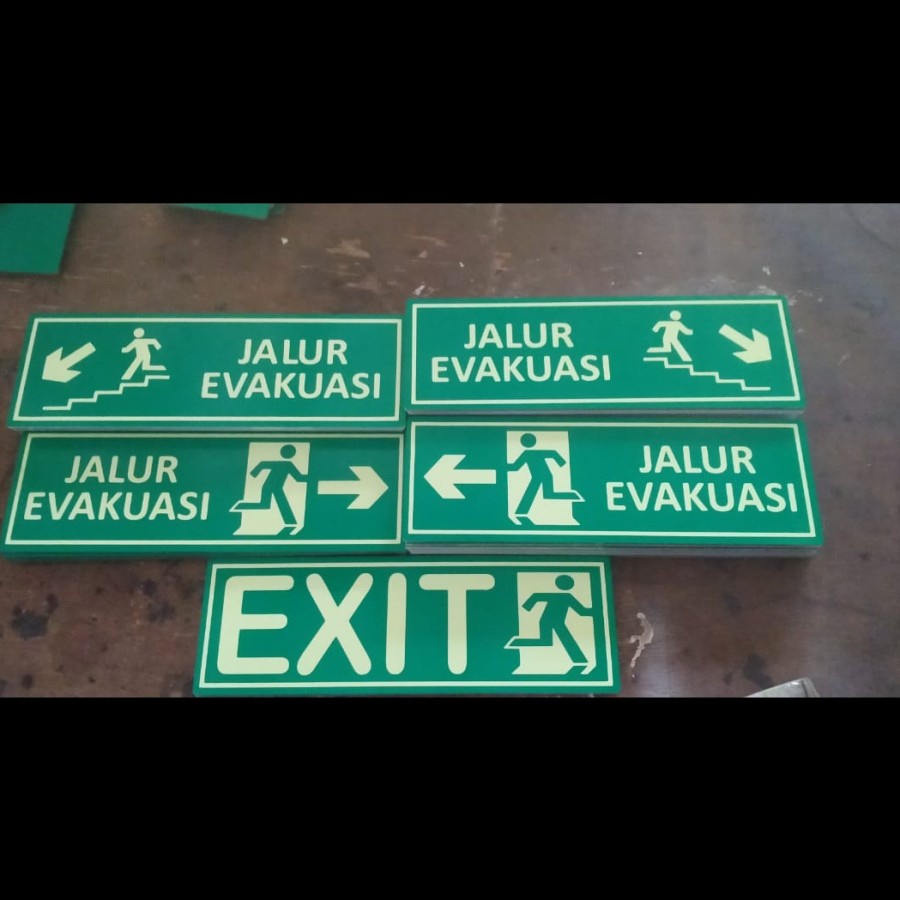 Jual Jalur Evakuasi / Exit Sign Akrilik (GLOW IN THE DARK) ukuran - 20 x 10cm | Shopee Indonesia
