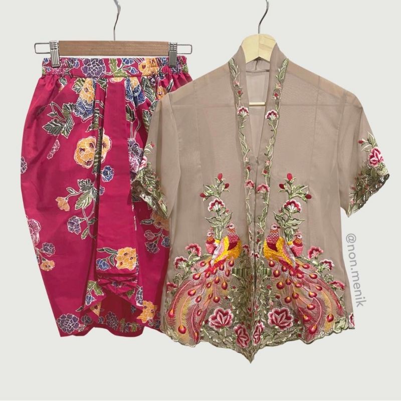 Jual S KEBAYA MILO DAN ROK ENCIM MERAH | Shopee Indonesia