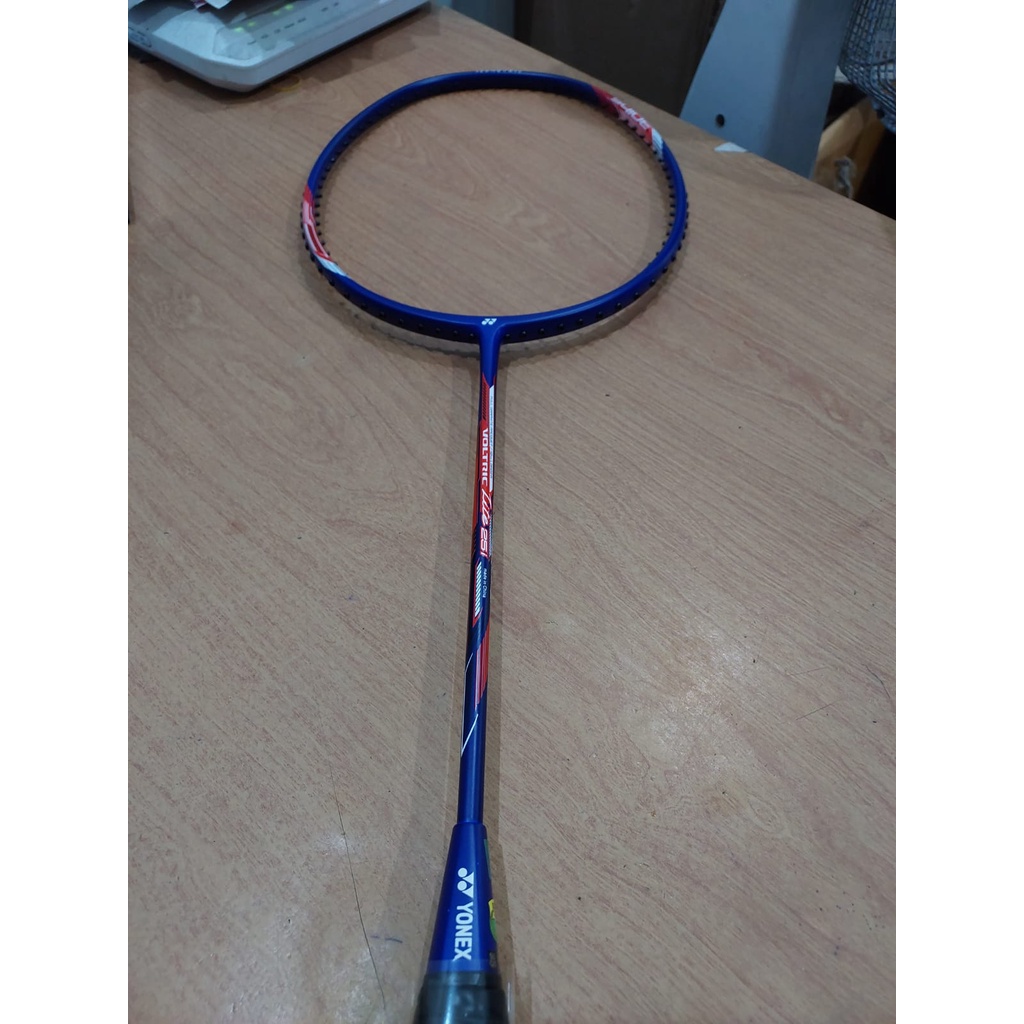 Jual RAKET BADMINTON YONEX VOLTRIC LITE 25i ORIGINAL FREE PASANG SENAR ...