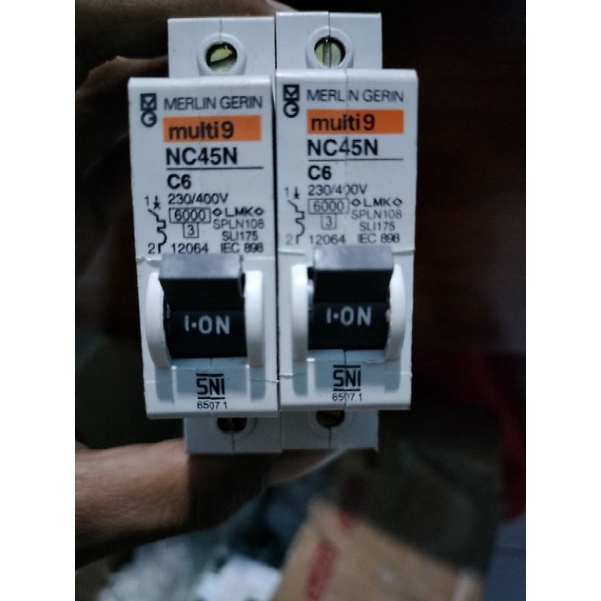 Jual mcb merlin gerin tipe multi C6 C10 C16 C20 C25 C32 C50 | Shopee Indonesia